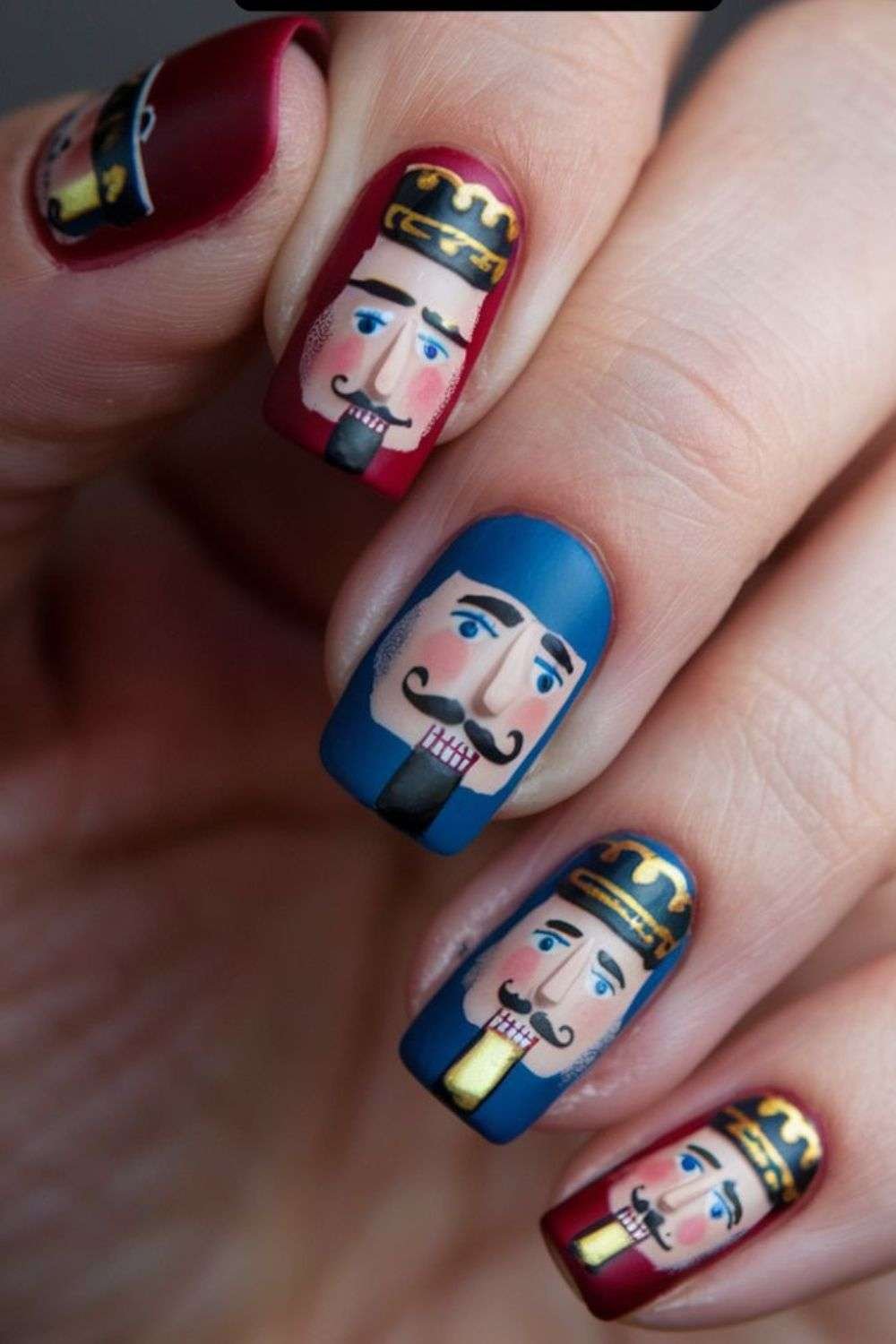 25 Stunning Christmas Nail Design Ideas to Spark Your Holiday Spirit ...